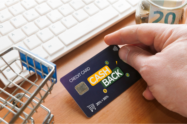 Cashback vs Rewards Credit Card: Which Suits You Best?